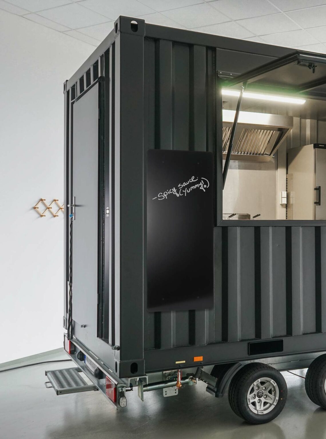 Looking for a food truck? Buy a walkingboxes food trailer!